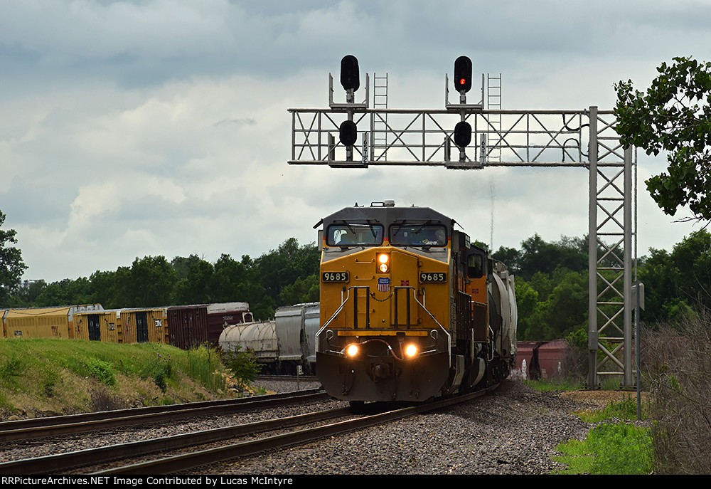 UP 9685 eastbound UP manifest train